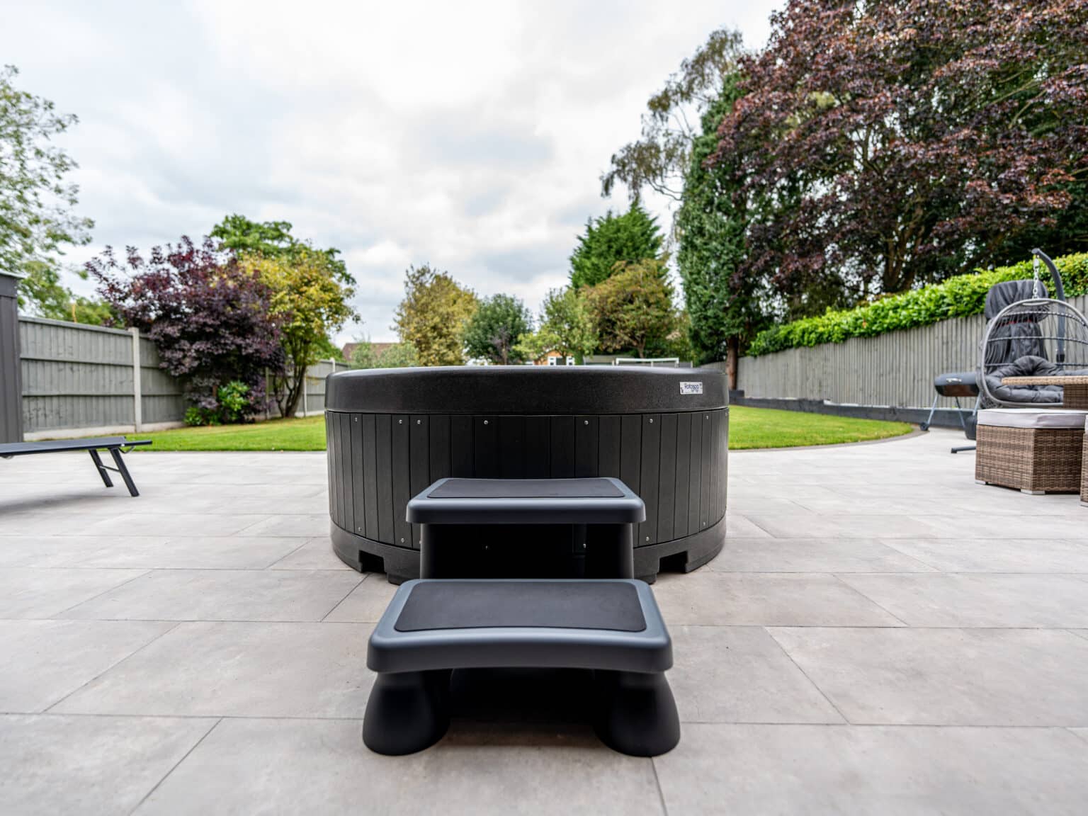 Orbis | Round hot tub | RotoSpa