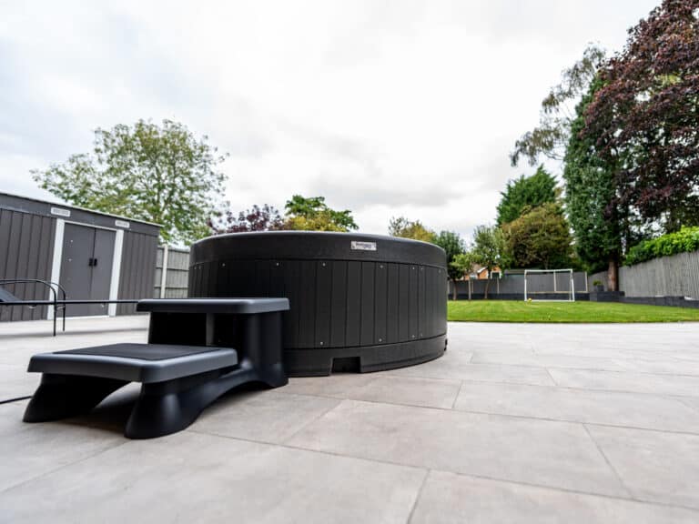 Orbis | Round hot tub | RotoSpa