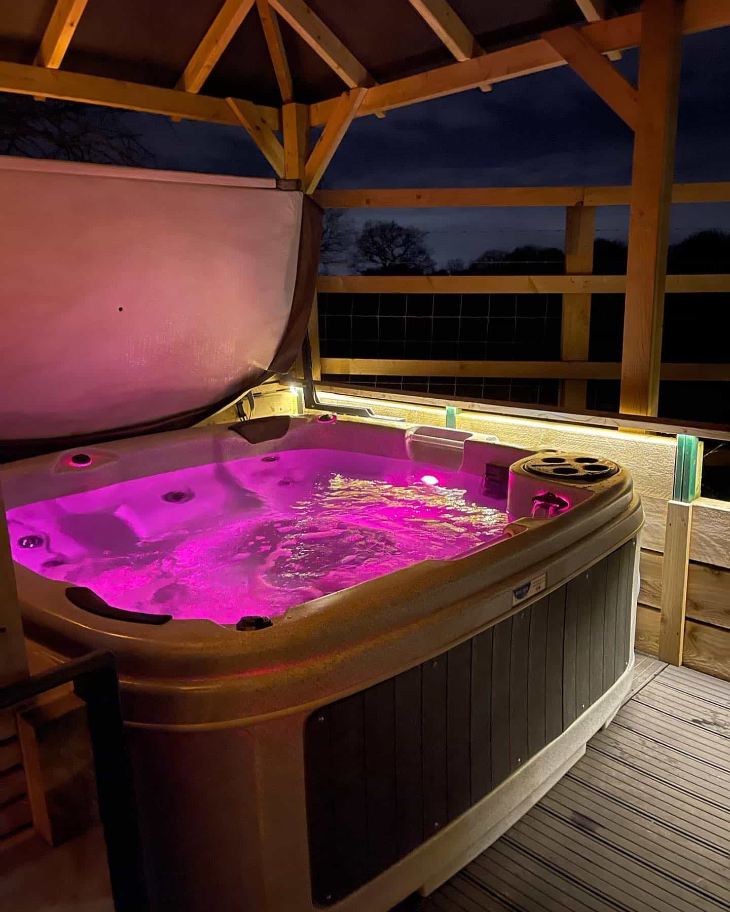 RotoSpa Escape HSG282 hot tub | RotoSpa